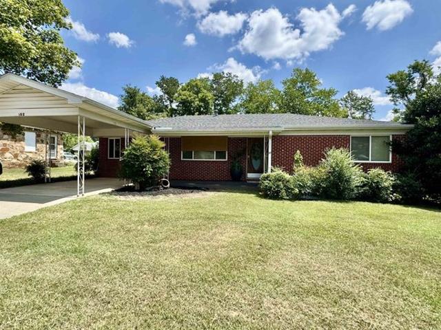37 College Dr, Melbourne, AR 72556