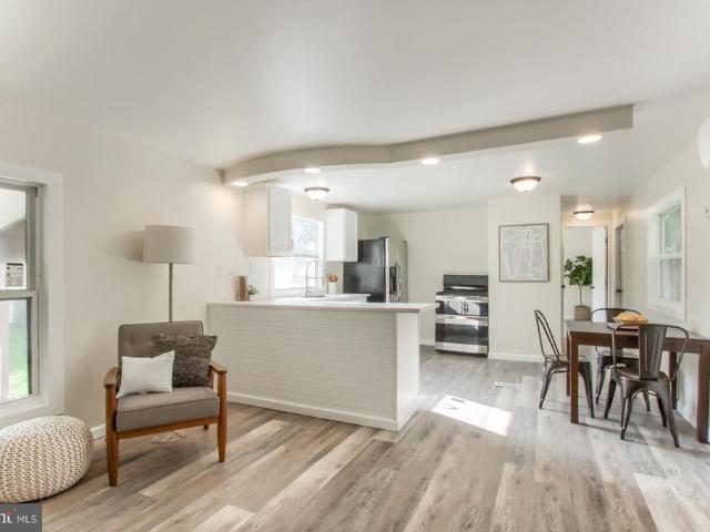 37 Creekside Lane
