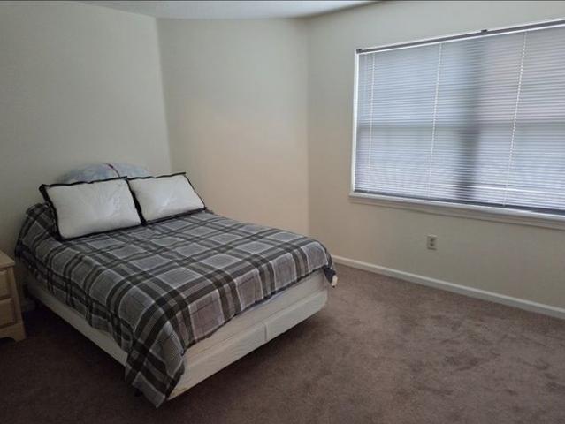 37 Crystal Ln Apt D, Mansfield, CT 06268