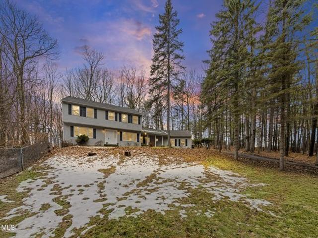 37 Deer Cliff Rd, Voorheesville, NY 12186