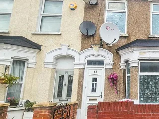 37 Desford Road, London, E16 4NJ, United Kingdom | 4 bed townhouse for rent #166536811 | Rentberry