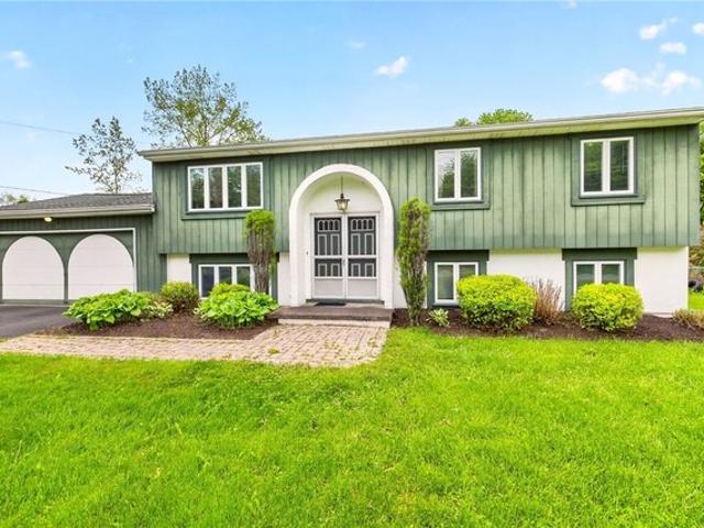37 Drake Rd, Hamlin, NY 14464
