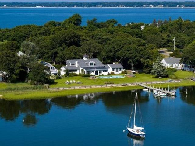 37 E Brander Pkwy, Shelter Island, NY 11964