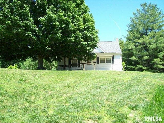 37 E Lewis St, Winchester, IL 62694