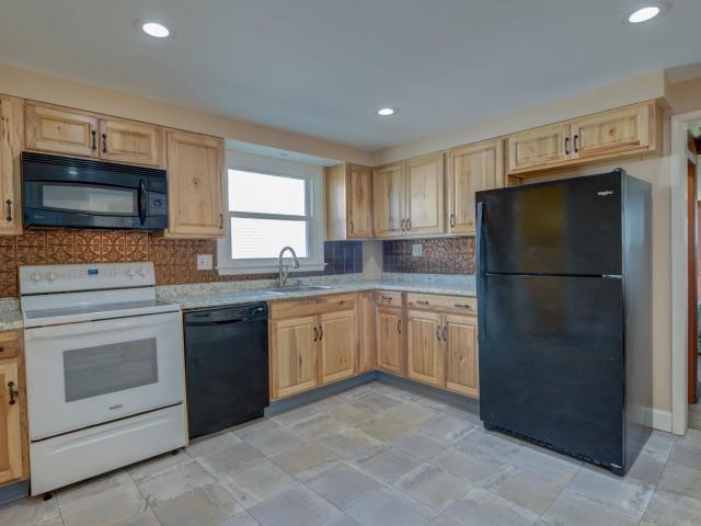 37 E 8th Avenue