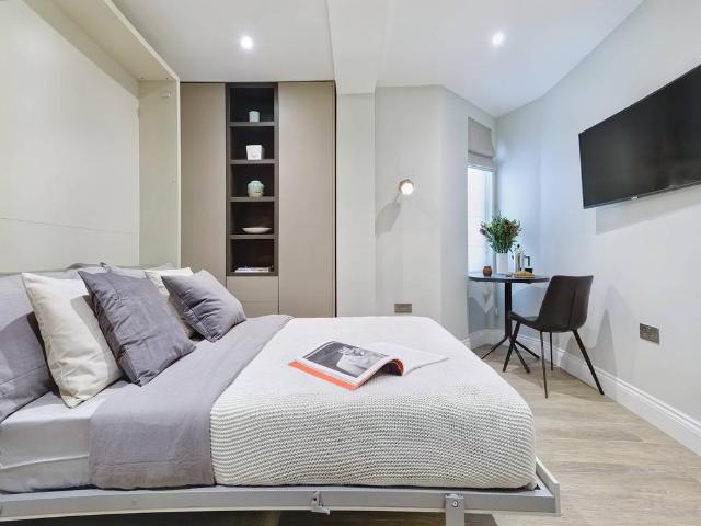 37 Emperors Gate, London SW7 Bedsit to rent £2,362 pcm £545 pw