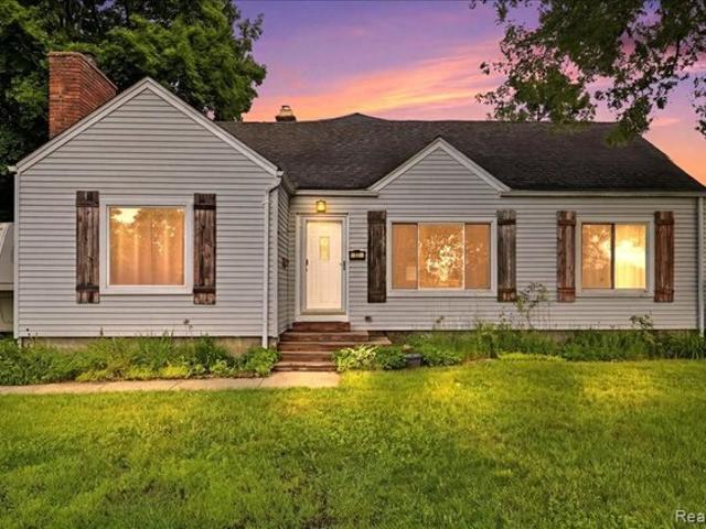 37 Ensley St, Oxford Vlg, MI 48371