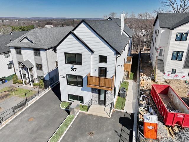 37 Ewing Ave, Unit 201, Spring Valley, NY 10977 | MLS #984448 | Compass