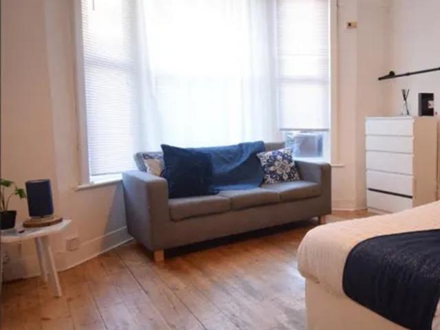 37 Fernlea Road, London, SW12 9RT, United Kingdom | 4 bed house for rent #140399537 | Rentberry
