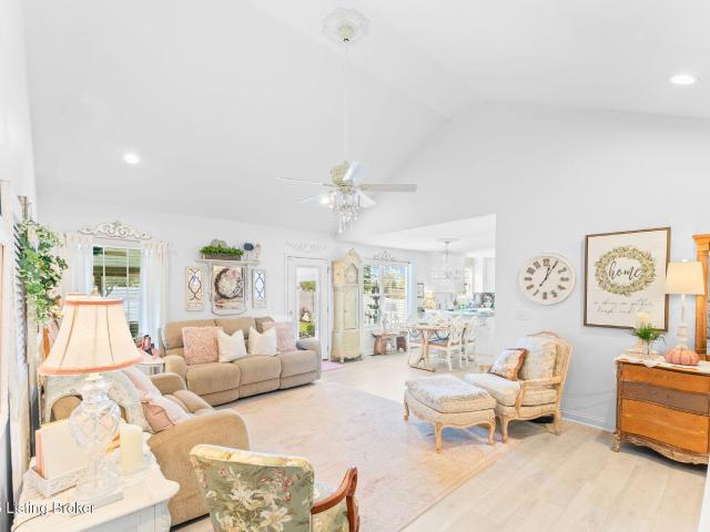 37 Garden Way