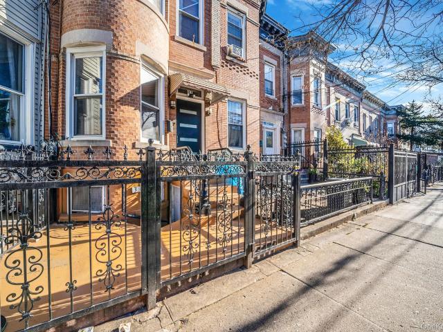 37 Grant Avenue
