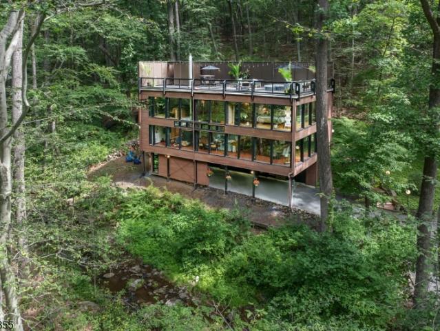 37 Guinea Hollow Rd