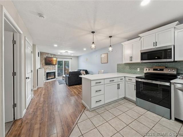 37 Hampton Bay Rd Unit 1, Eldon, MO 65026