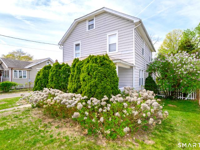37 Harriet St, Norwalk, CT 06851 | MLS #24169 | Compass
