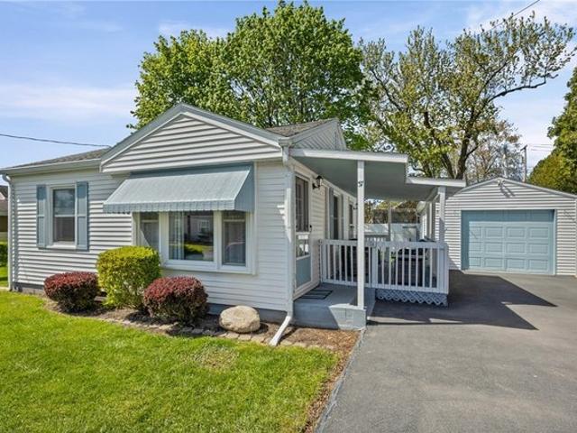 37 Hazelhurst Ave, Auburn, NY 13021
