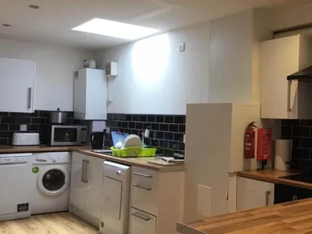 37 Heeley Road, Metchley, B29 6DP, United Kingdom | 6 bed townhouse for rent #86220503 | Rentberry