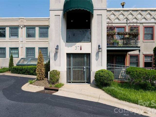 37 Hiawassee St Apt W203, Asheville, NC 28801