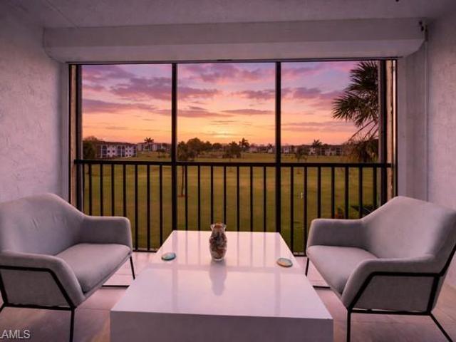 37 High Point Cir E, Unit 307, Naples, FL 34103 | MLS #226011