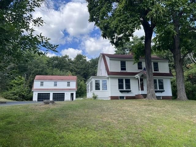 37 High St, Hollis Center, ME 04042