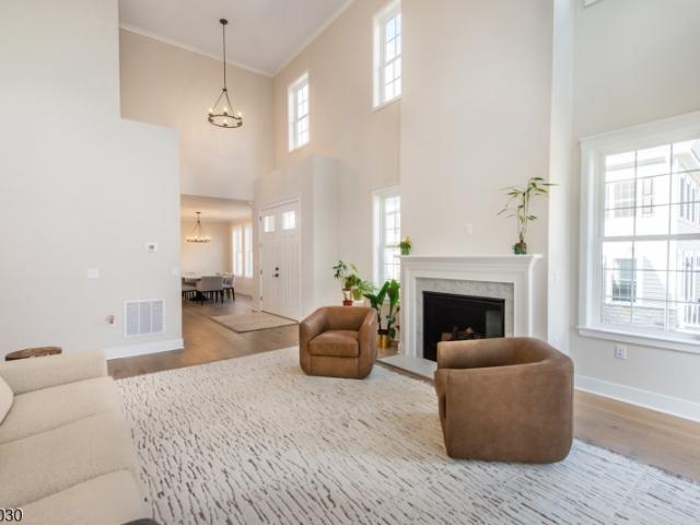 37 Hillandale Dr