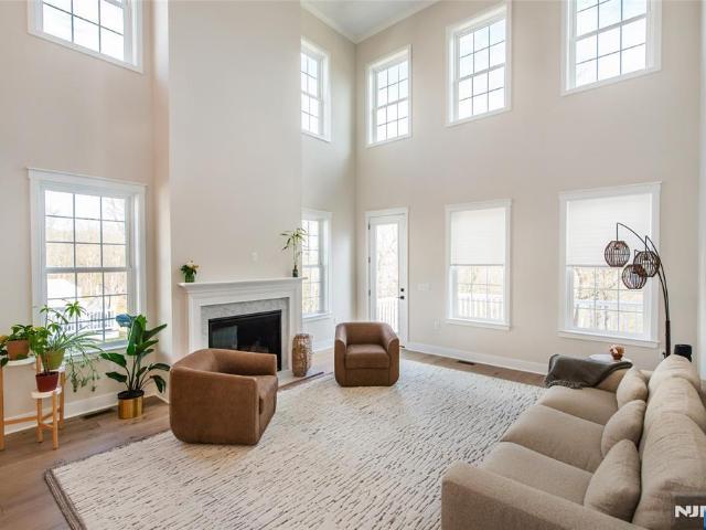 37 Hillandale Drive # 18
