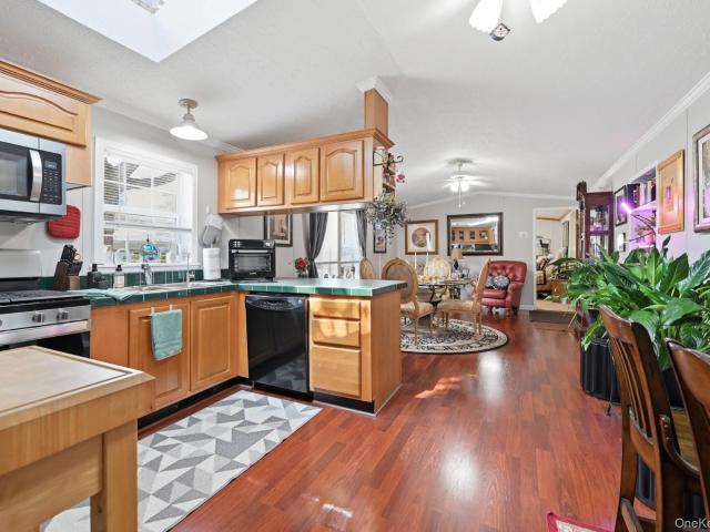 37 Hubbard Avenue 84