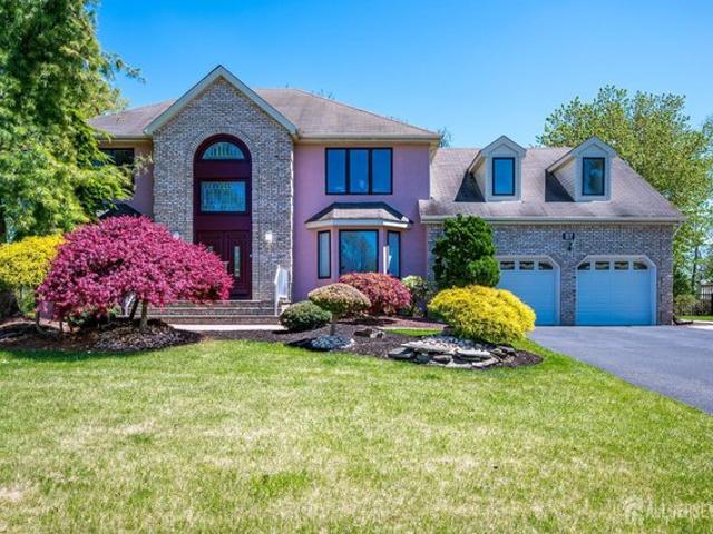 37 Jernee Dr, East Brunswick, NJ 08816