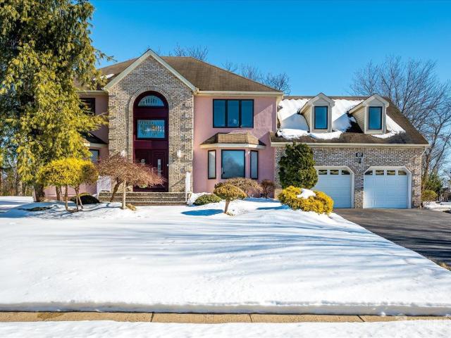 37 Jernee Drive, East Brunswick, US, NJ