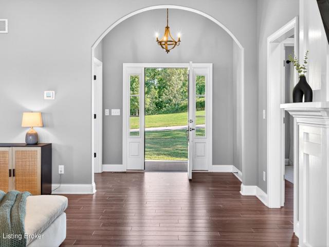 37 Landsdown Ct