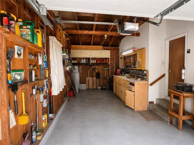 37 Ladeira Avenue
