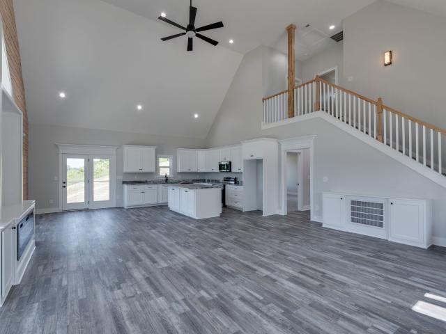 37 Lakeview Dr