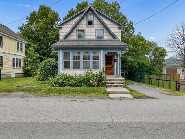 37 Laurel St, Newport, NH 03773
