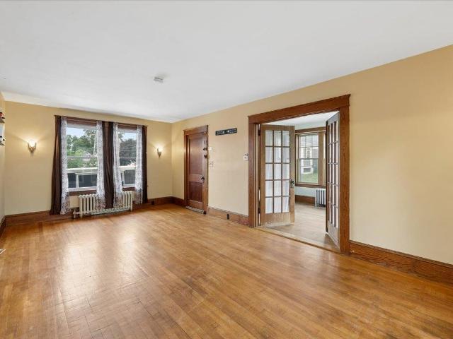 37 Laurel Street