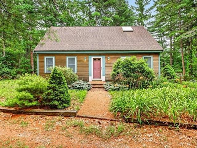 37 Leonard St, Carver, MA 02330