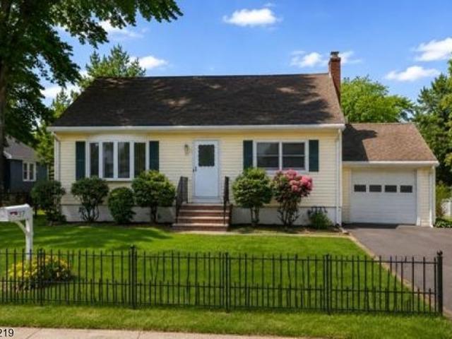 37 Linden Rd, Wayne, NJ 07470