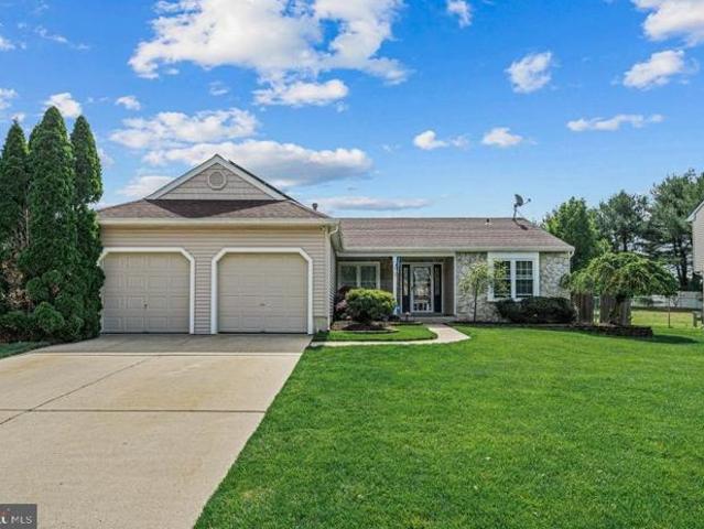 37 Long Bow Dr, Sewell, NJ 08080