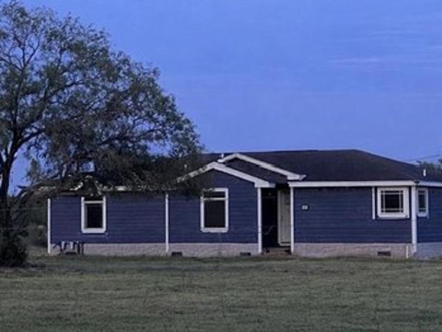 37 Los Lobos Blvd, Hebbronville, TX 78361