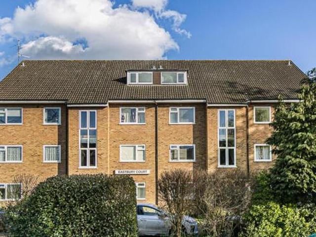 37 Lyonsdown Road, Eastbury Court, New Barnet, 2 Bedroom Apartment