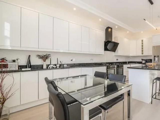 37 Manchester Road, Cubitt Town, London, E14 3BD, United Kingdom | 5 bed house for rent #140398291 | Rentberry