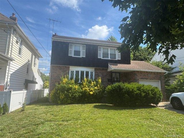 37 Magnolia Ave, Floral Park, NY 11001