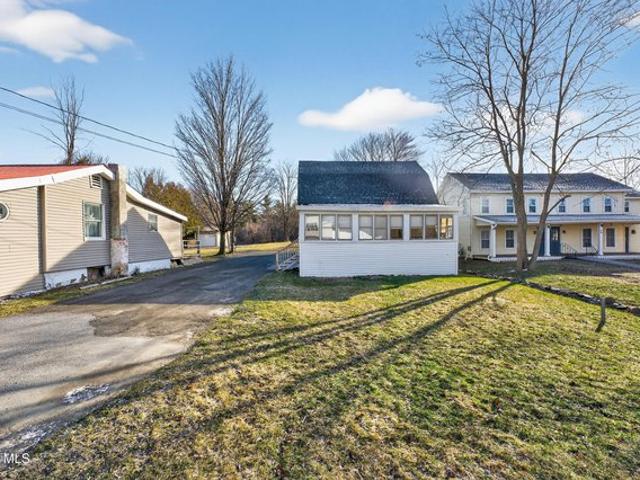 37 Main St, Ballston Lake, NY 12019