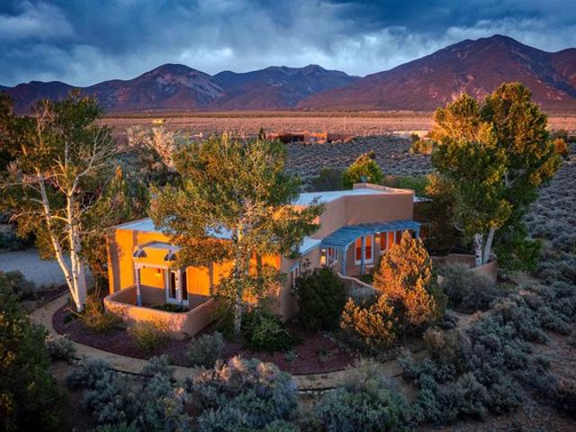 37 Mirlo Rd, El Prado, NM 87529