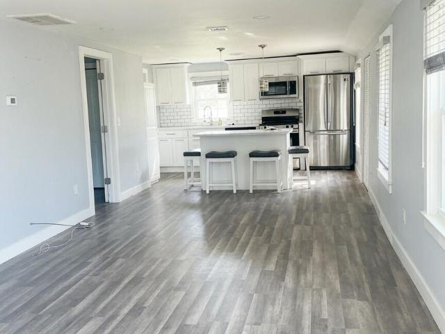 37 Myrtle Avenue