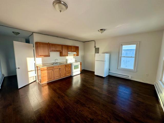 37 N Massachusetts Ave