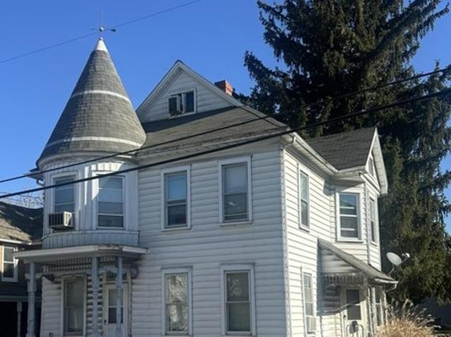 37 N Queen St, Littlestown, PA 17340