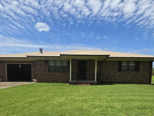 37 Natchez St, Tishomingo, MS 38873