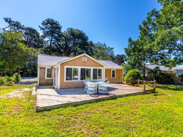 37 Naushon Rd