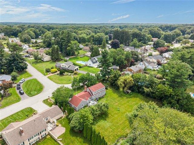 37 Nelson Rd, Cranston, RI 02921