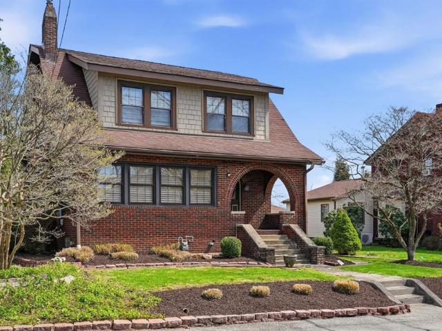 37 Oakwood Square, Pittsburgh, PA 15209 | MLS #1748 | Compass