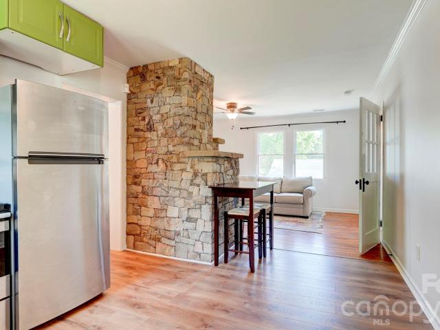 37 Oak Drive SW